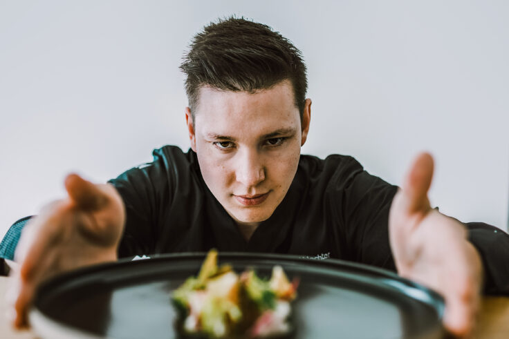 Alexander Herrmann: Rinder­tatar mit Sechs-Minuten-Mayon­naise — CRESCENDO