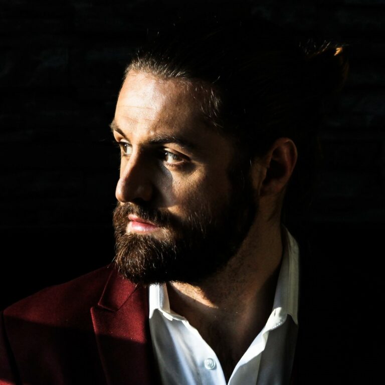 Konstantin Krimmel: Bilder und eine Welt — CRESCENDO